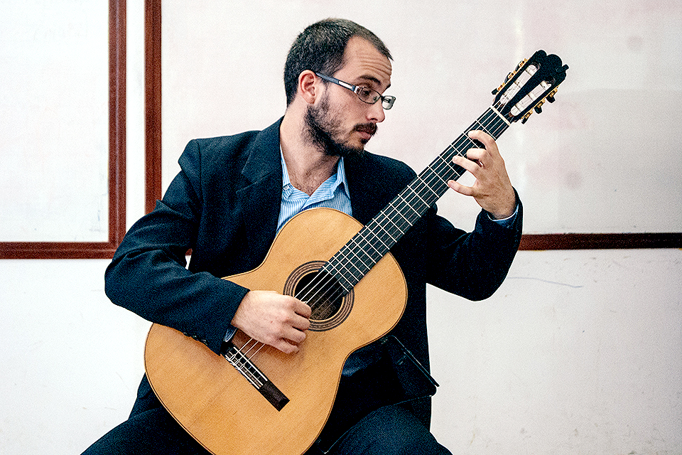 Juan Almada inicia el Ciclo de Conciertos 2018 | Biblioteca E. Irving Mohr